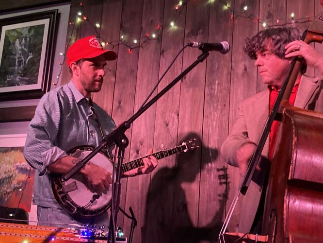 Bennington banters with Kat Wright and Brett Hughes at holiday show at ...