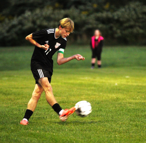 Oyer and McHale help lead Wildcats over Terriers | Sports | reformer.com