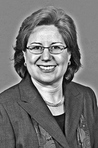 Ana Saavedra from Edward Jones attends Women's Conference recognizing ...