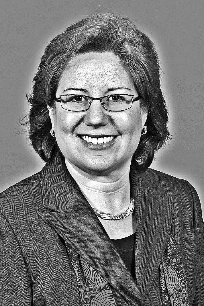 Ana Saavedra from Edward Jones attends Women's Conference recognizing ...