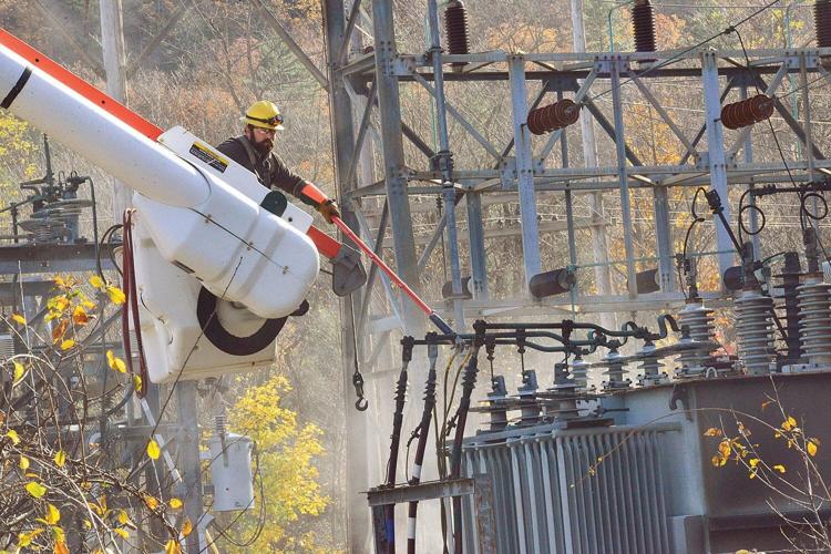 Transformer fire causes widespread outages | Local News | reformer.com