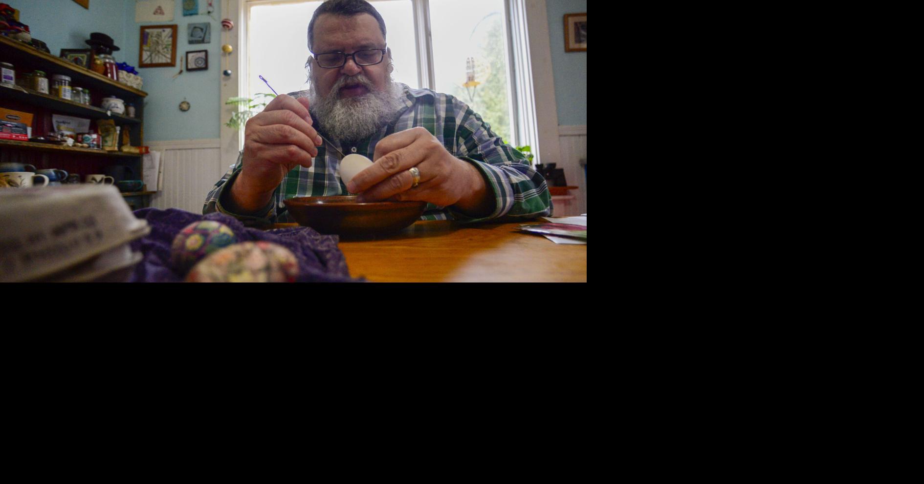 PHOTOS: Helping the puffer chicken | Multimedia | reformer.com