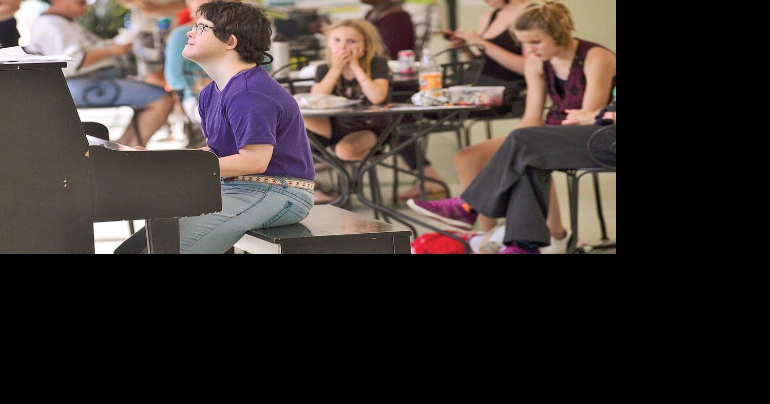 Photos: Lifting spirits through music | Local News | reformer.com