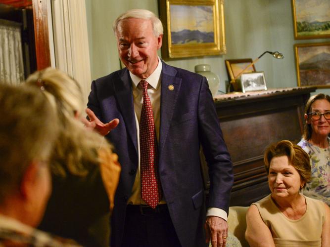Photos Intimate Meet And Greet With Asa Hutchinson Multimedia
