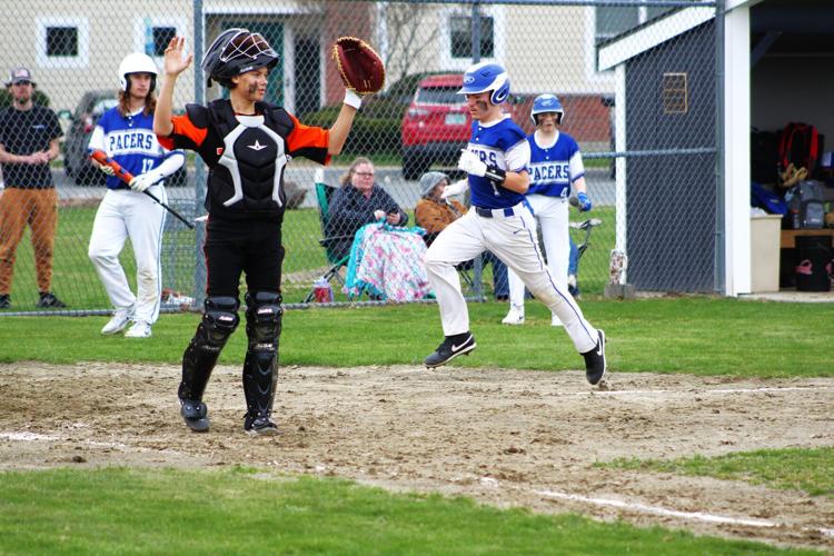 Hinsdale beats Farmington in slugfest | Sports | reformer.com