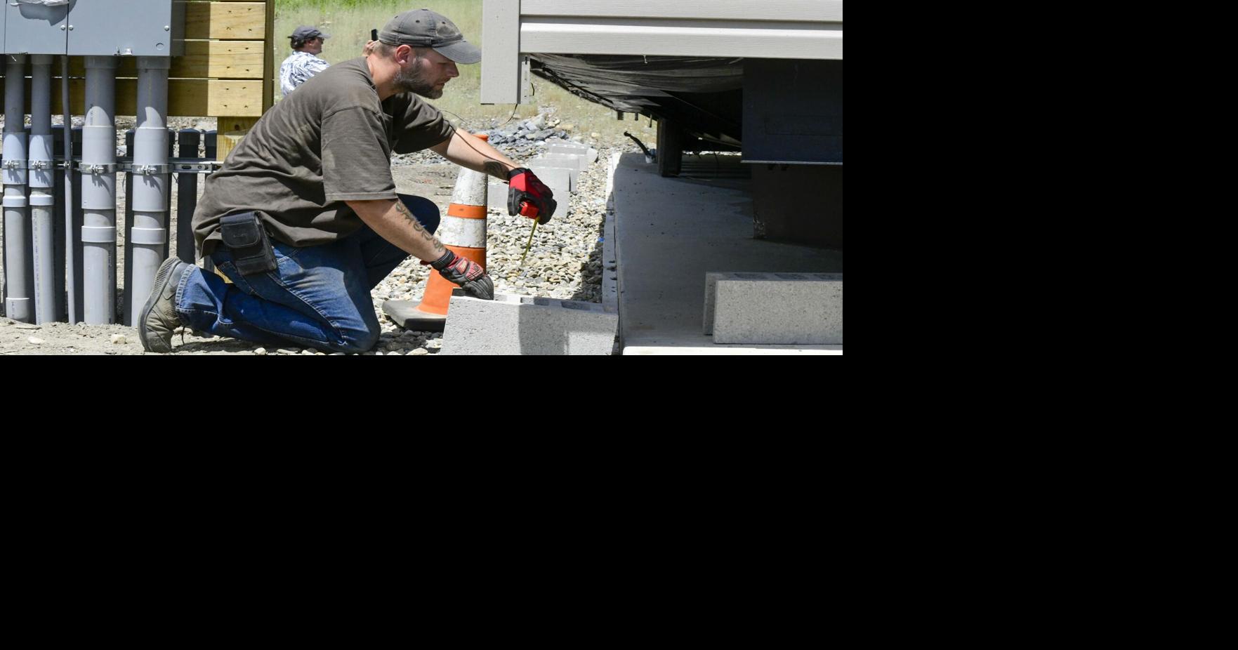 VIDEO: Putting in a new trailer | Multimedia | reformer.com