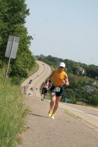 Ragnar relay runners make pit stop in Cottage Grove | Local News ...
