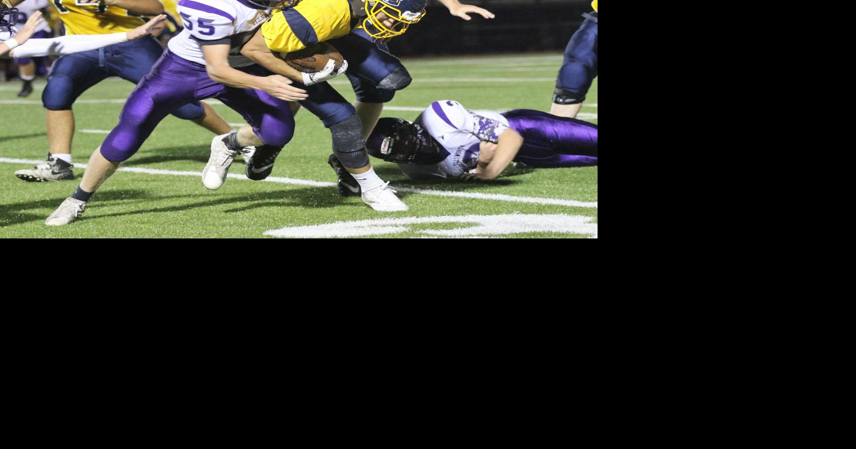 Ellsworth football holds off River Falls | Sports | republicaneagle.com