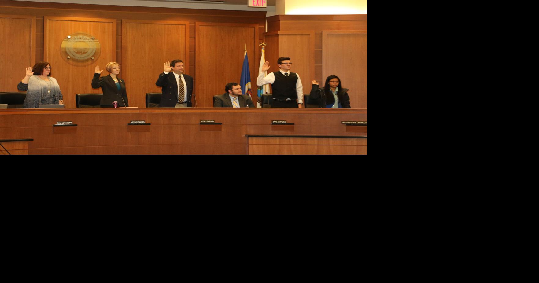 School board members take oath of office | Schools | republicaneagle.com