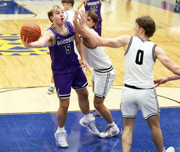 Goodhue boys basketball returns to section championship with late run ...