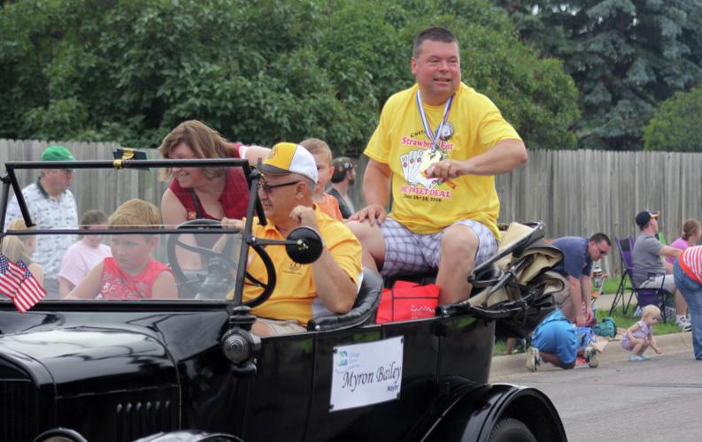 Grand day for a parade at Cottage Grove's Strawberry Fest | Things To ...