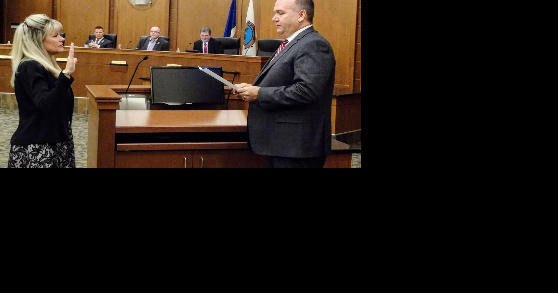 Robyn Craig sworn in as new Farmington City Council member | Government ...