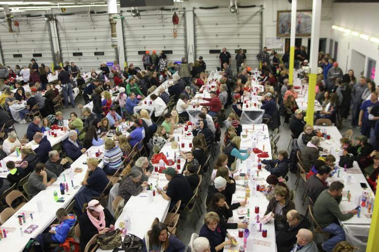 Large crowds turn out for Turkey Bingo | Things To Do | republicaneagle.com
