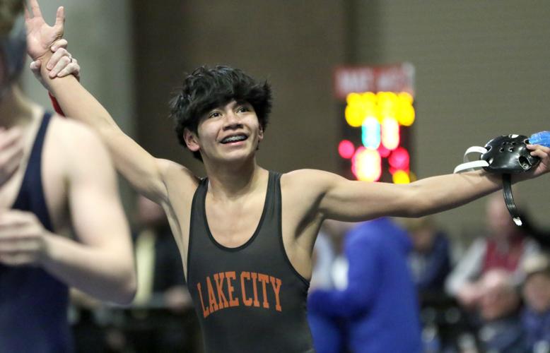 Never a bad day: Lopez Ramirez pulls off late comebacks to win section title | Sports ...