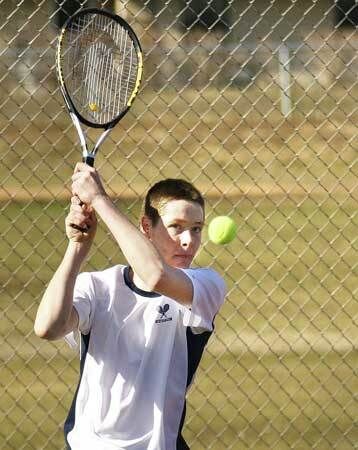 Tennis team stays unbeaten | Sports | republicaneagle.com