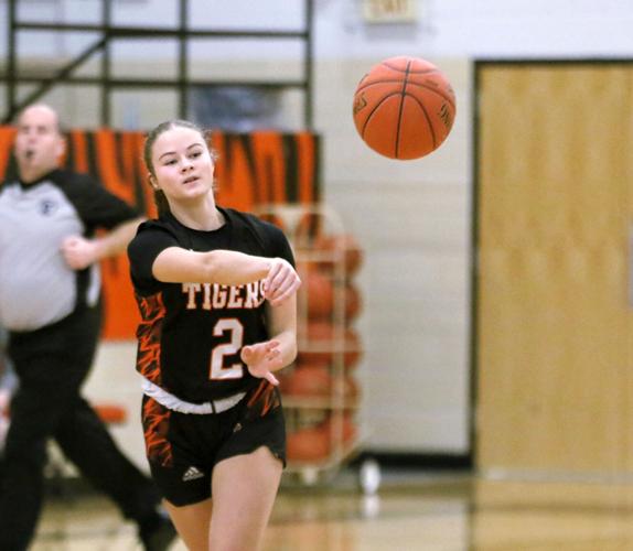 Area girls basketball: Feb. 5 | Sports | republicaneagle.com
