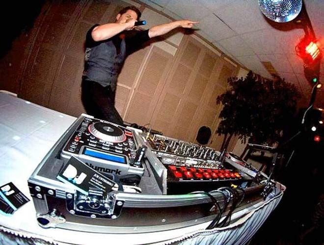 Day One DJ promises 'unforgettable' weddings, parties and events ...