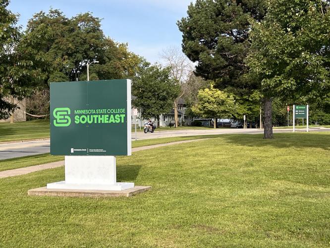 Alumnus Dave Dunlap’s sign project brings the green to Southeast ...