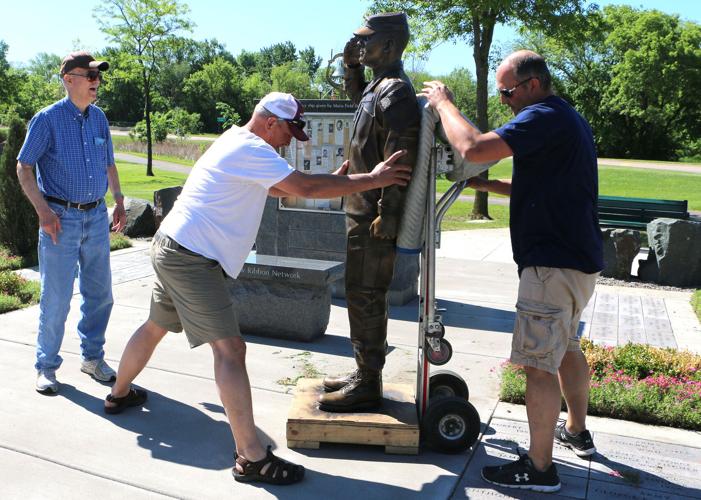 Community honors veterans at Memorial Day statue unveiling ceremony ...