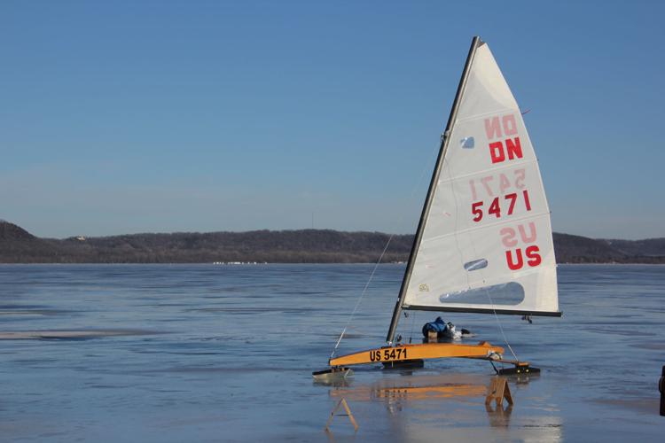 WATCH: Ice boats race on Lake Pepin | Things To Do | republicaneagle.com