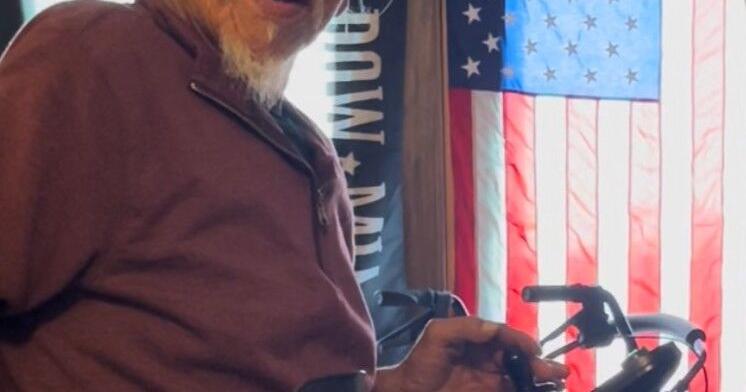 Dwight Wells | Obituaries | republicaneagle.com