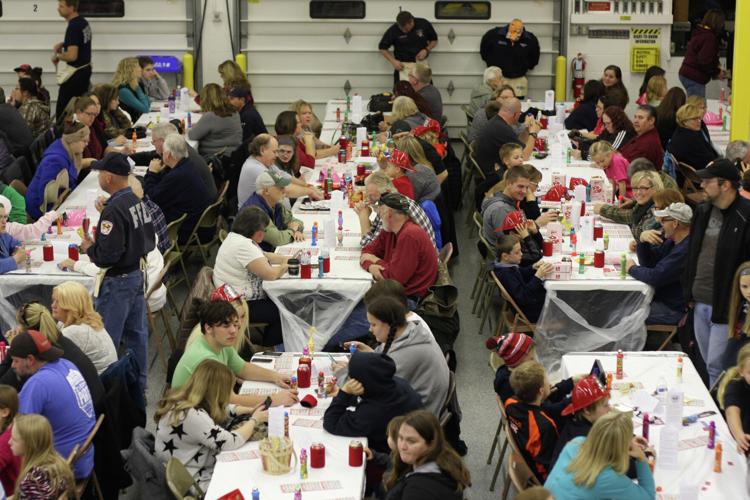 Large crowds turn out for Turkey Bingo | Things To Do | republicaneagle.com