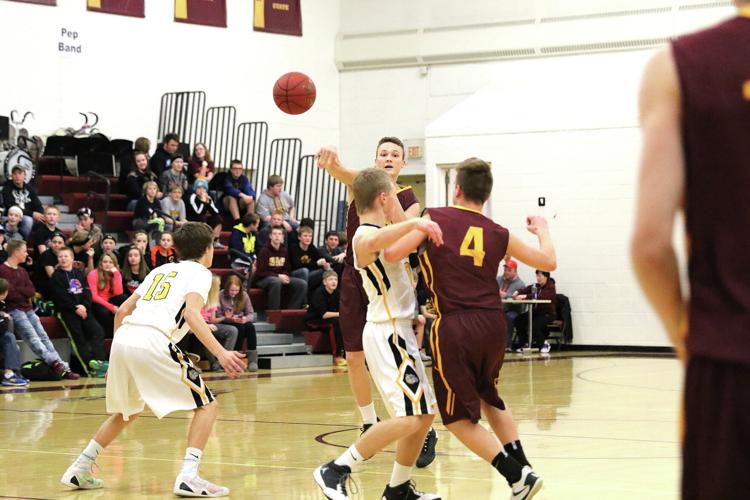 Boys Basketball: Pine Island eliminates PEM | Sports | republicaneagle.com