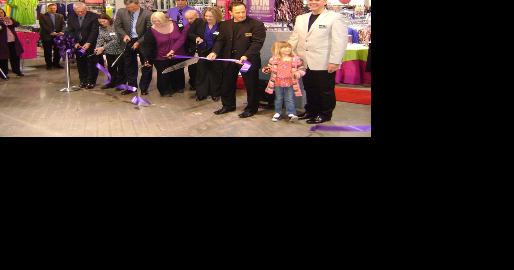 Gordmans celebrates grand opening | Business | republicaneagle.com