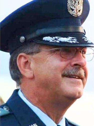 Dale E. Hoium | Obituaries | republicaneagle.com