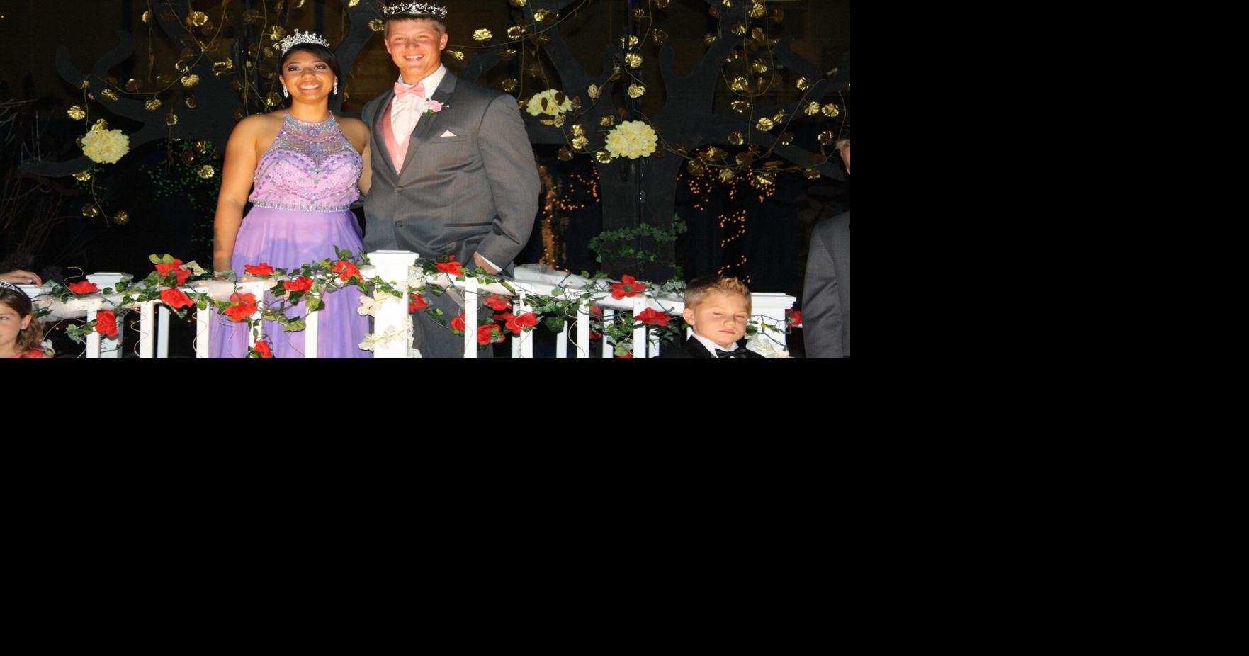 High schoolers have an 'enchanting' prom | Things To Do ...