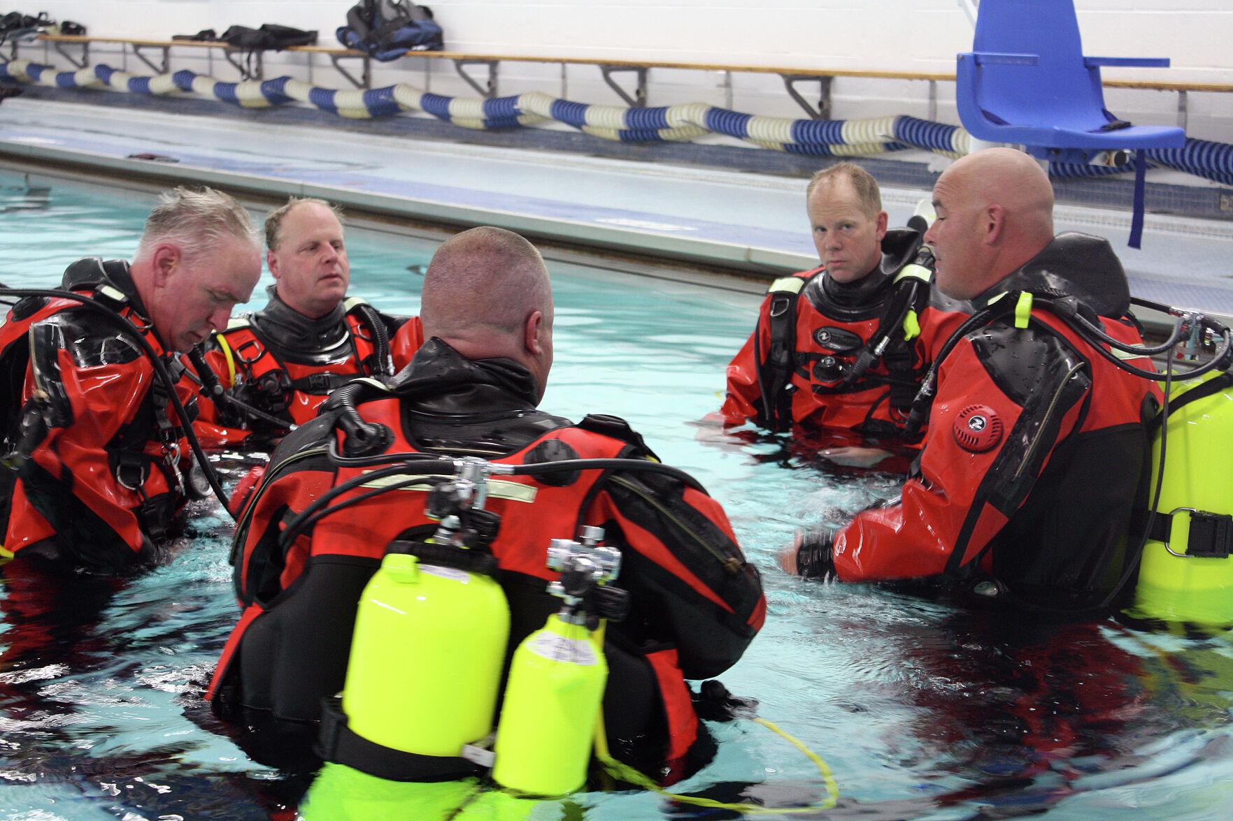 Rescue/recovery team dives into training | Local News | republicaneagle.com