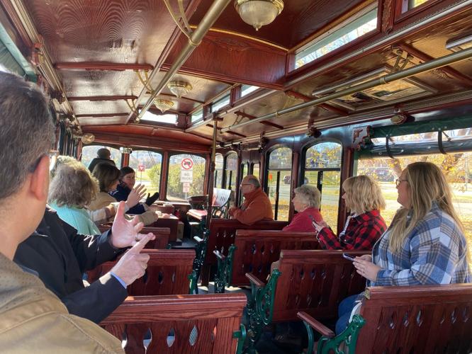 Red Wing Trolley rolls into town again | Local News | republicaneagle.com