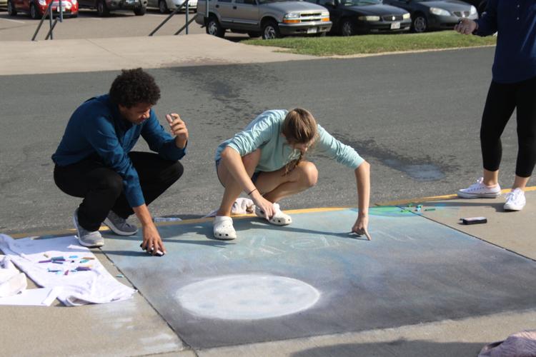 Chalk artists showcase their work | Things To Do | republicaneagle.com