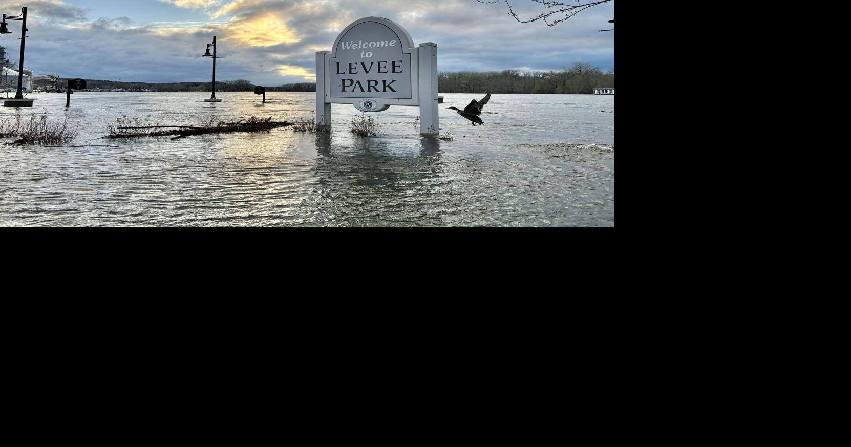 Mississippi River crests at highest level since 2001 | Local News ...