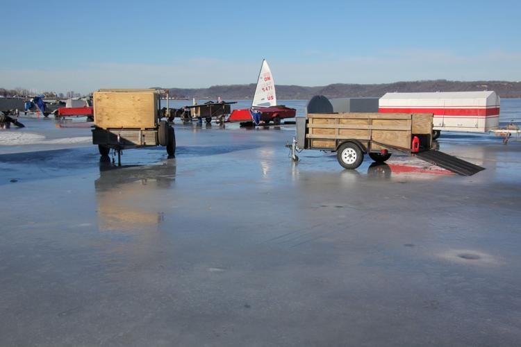 WATCH: Ice boats race on Lake Pepin | Things To Do | republicaneagle.com