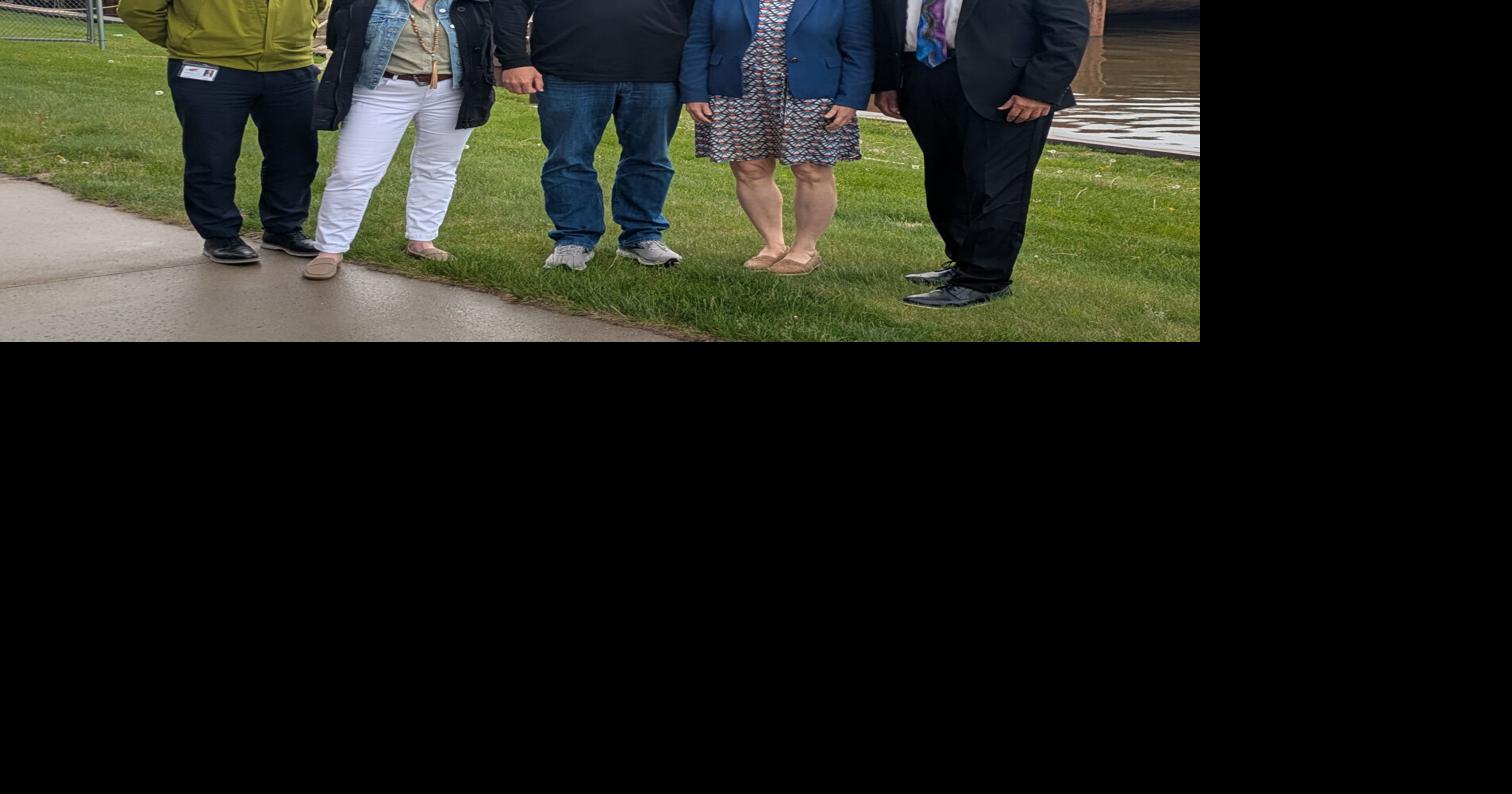 Klobuchar visits Red Wing Grain | Local News | republicaneagle.com