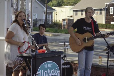 Annual stroll brings variety of performers to town | East Greenwich ...