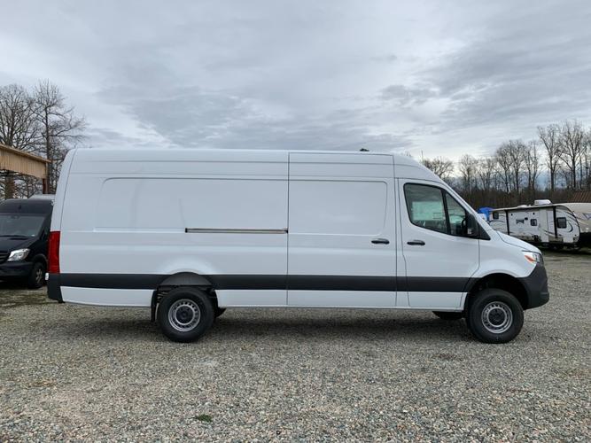 2019 Arctic White Mercedes-Benz Sprinter Van