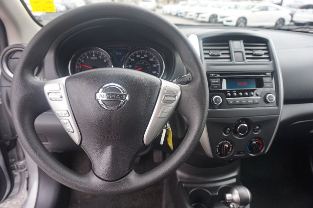 2016 Brilliant Silver Nissan Versa