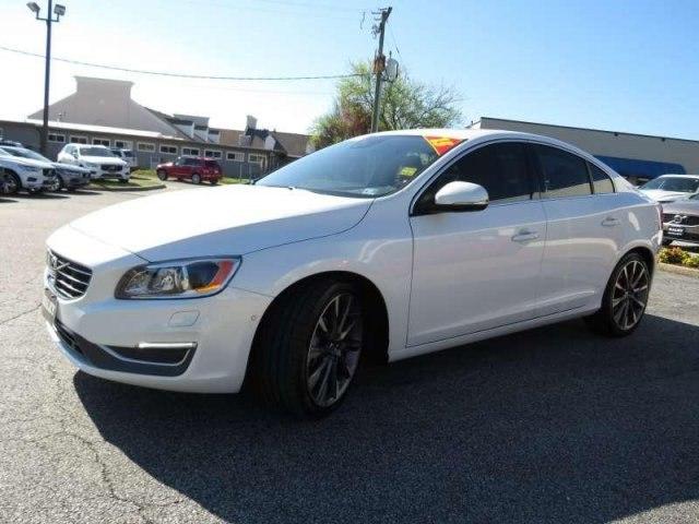 2015 Crystal White Pearl Volvo S60
