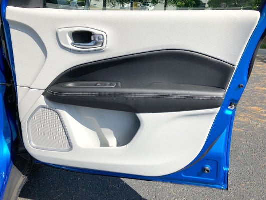 2019 Laser Blue Pearl-coat Exterior Paint Jeep Compass