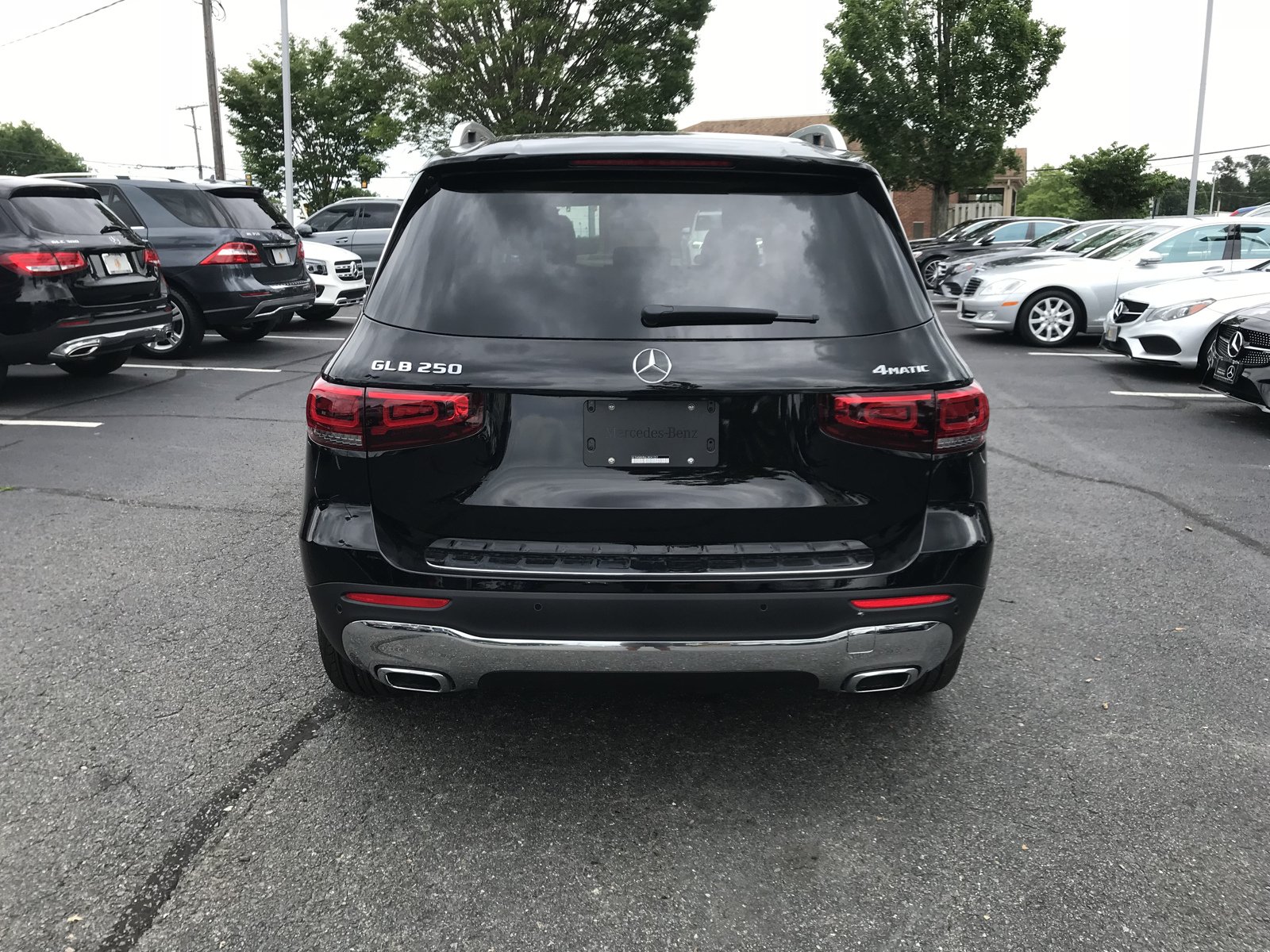 2020 Black Mercedes-Benz GLB | SUVs | richmond.com