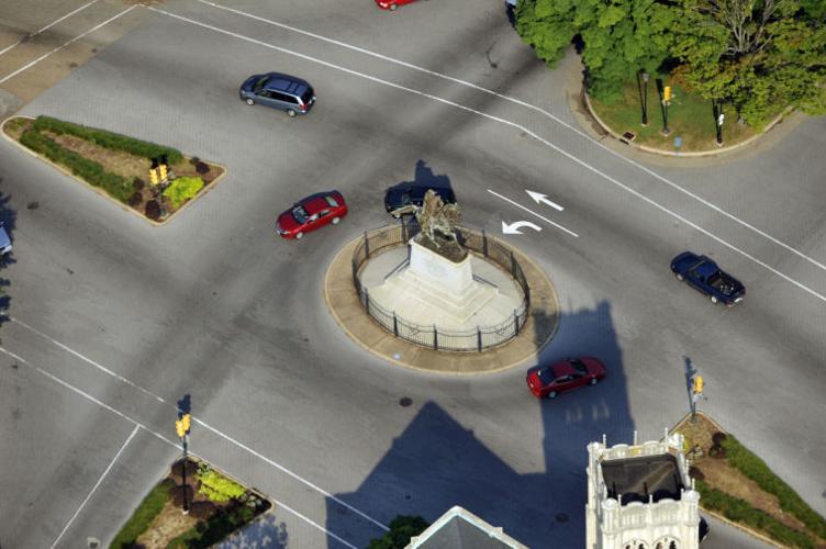 Why Richmond, Why?!? Which Direction Should Statues Face on Monument ...