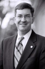 County attorney announces resignation