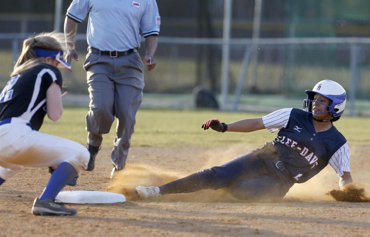 Sydney Guess' double in eighth gives No. 3 Lee-Davis 2-0 victory over ...