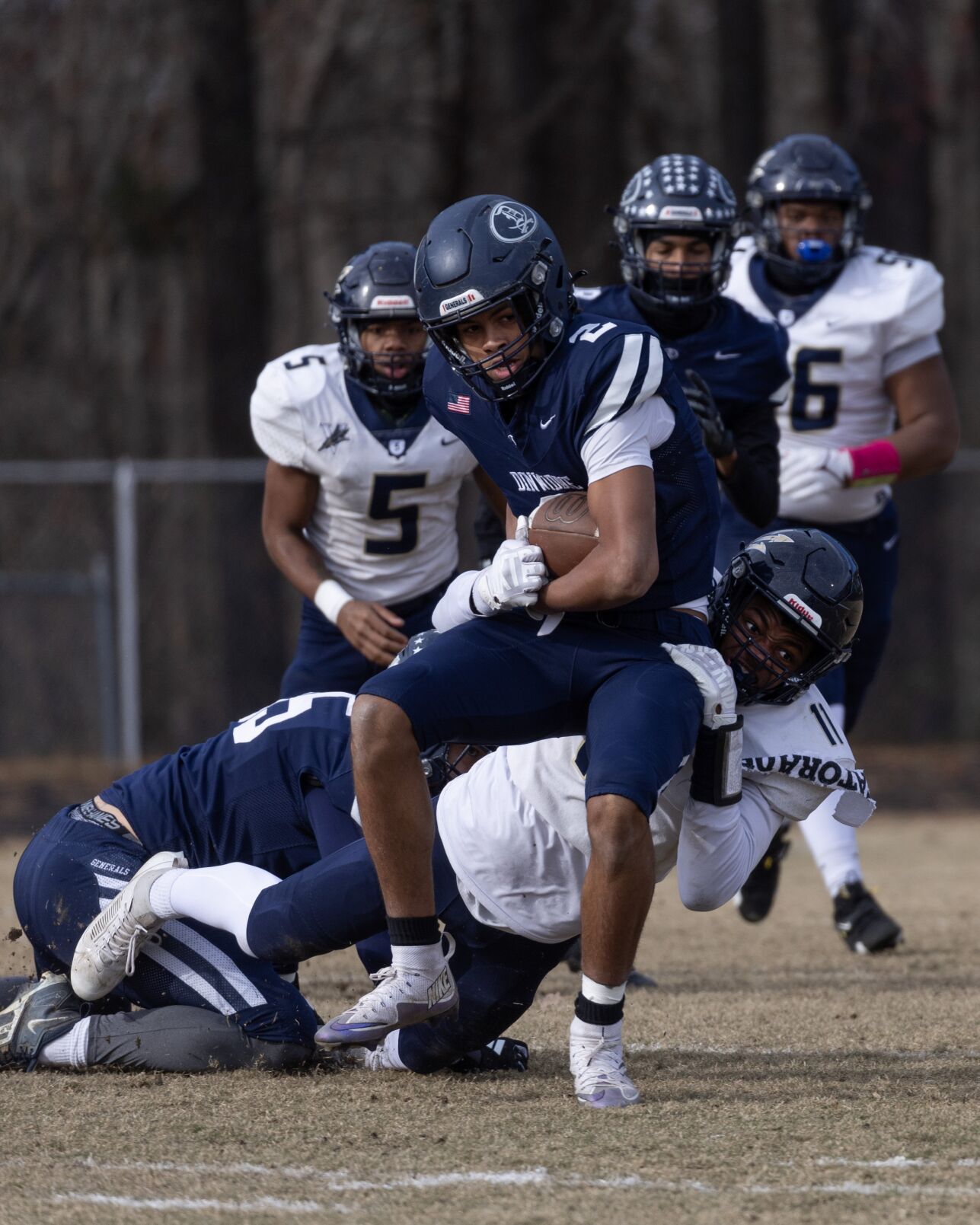 Varina football overcomes Dinwiddie, claims Region 4B title