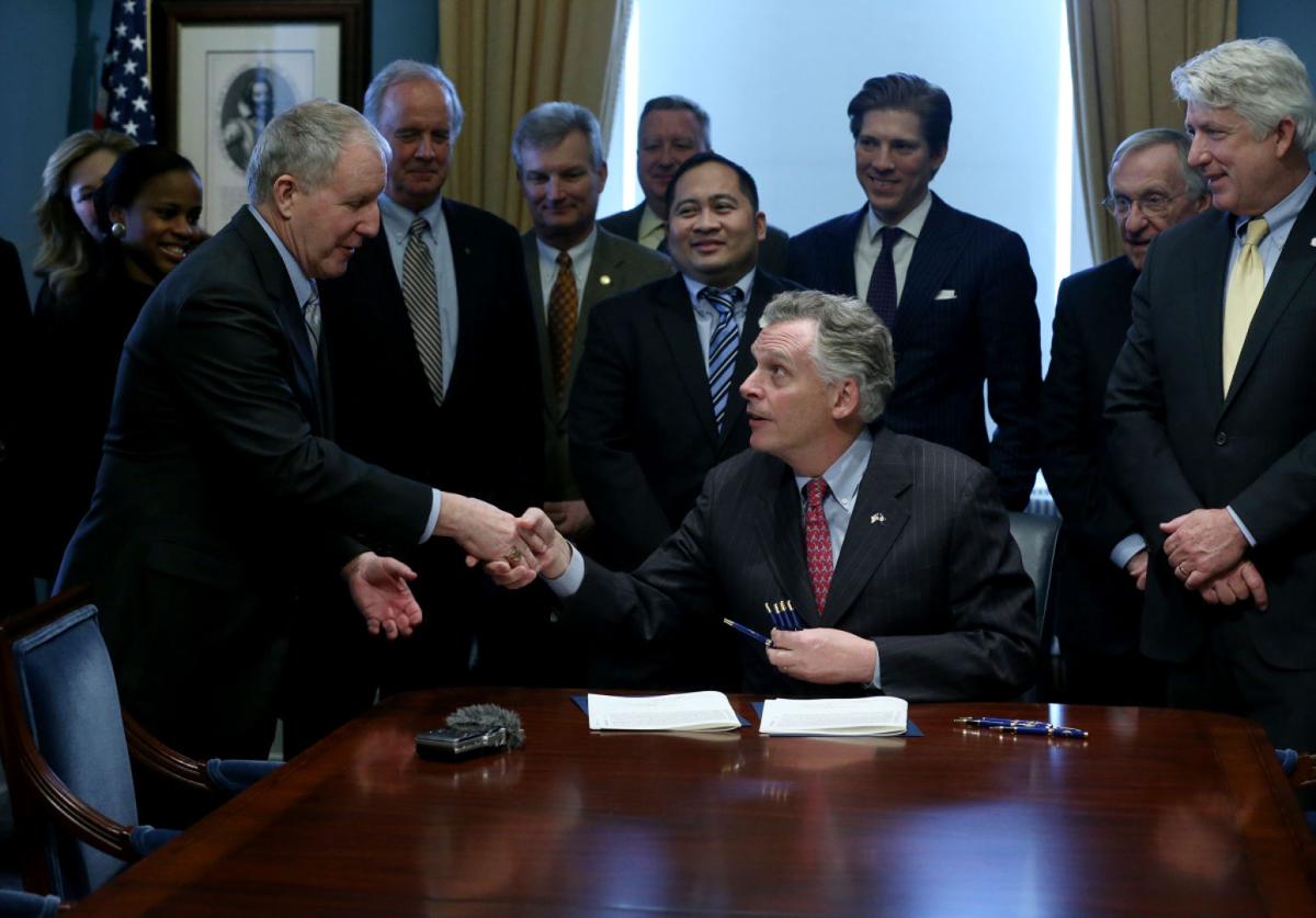 Mcauliffe Signs Bill Setting Rules For Uber Lyft