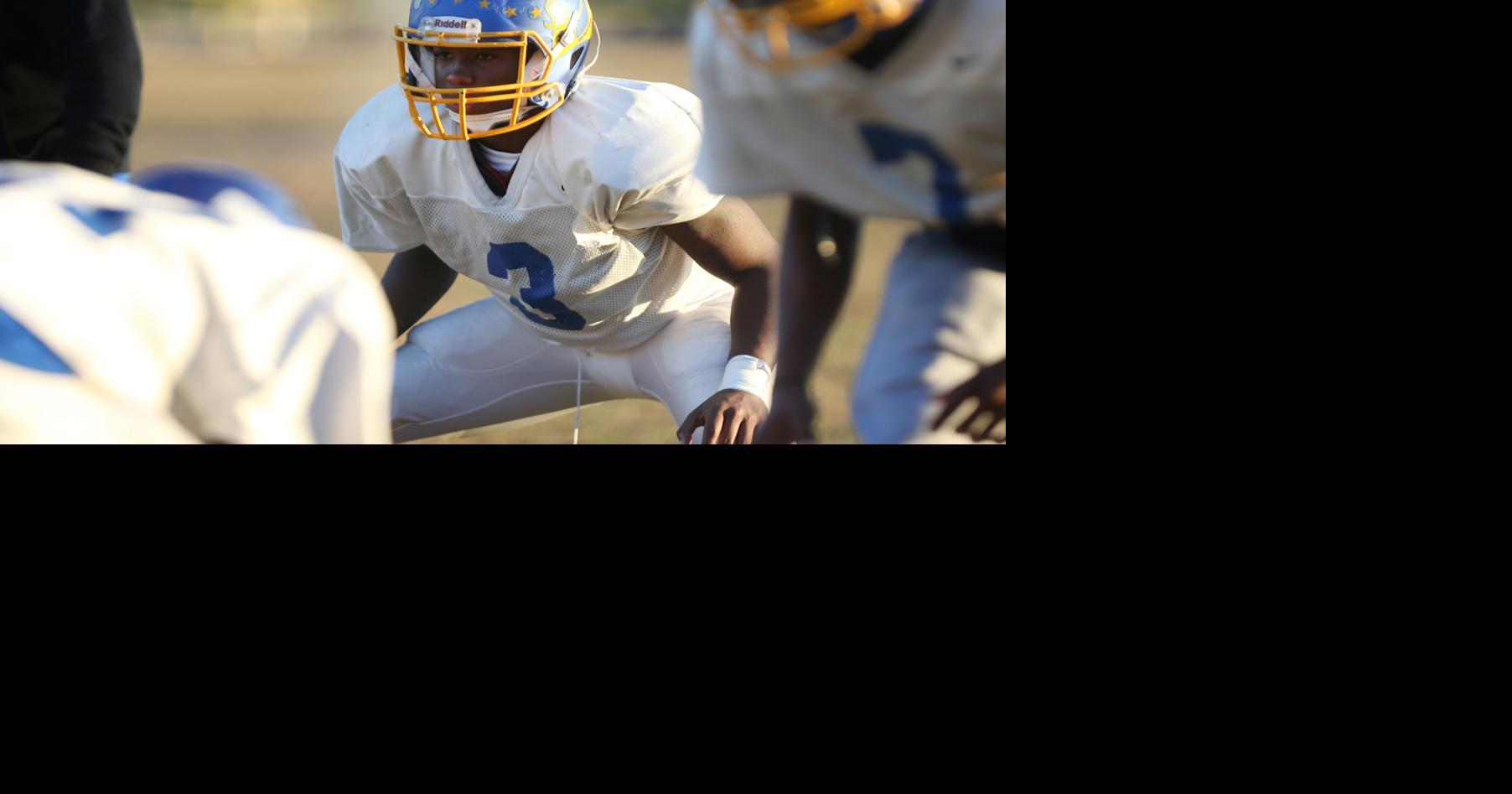 Healthy Dre Thomas making tackles left and right for Hopewell