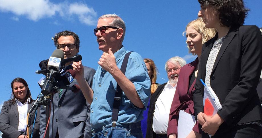 After 33 years, Keith Allen Harward walks out of a Va. prison a free man
