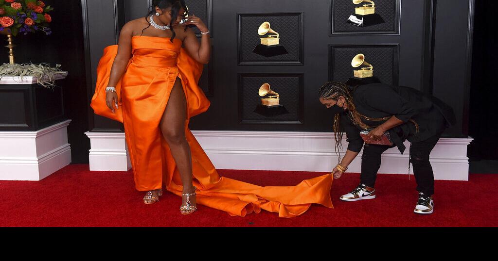 Photos Scenes From The Red Carpet At The 2021 Grammys